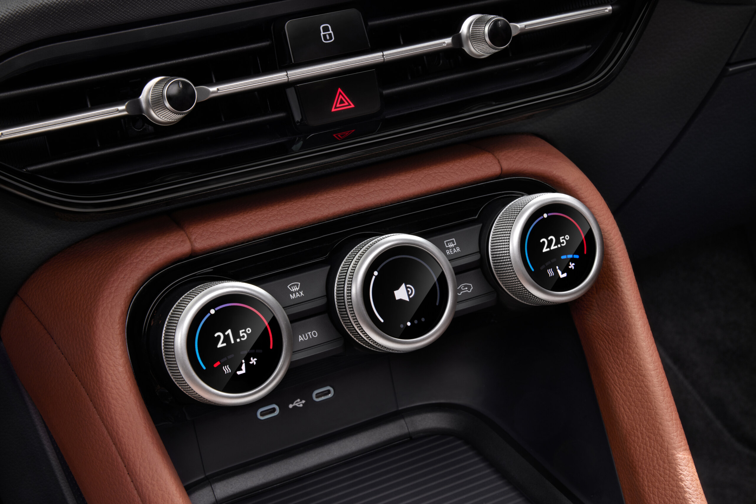 Enhancing space, comfort and control: Škoda presents interior ...