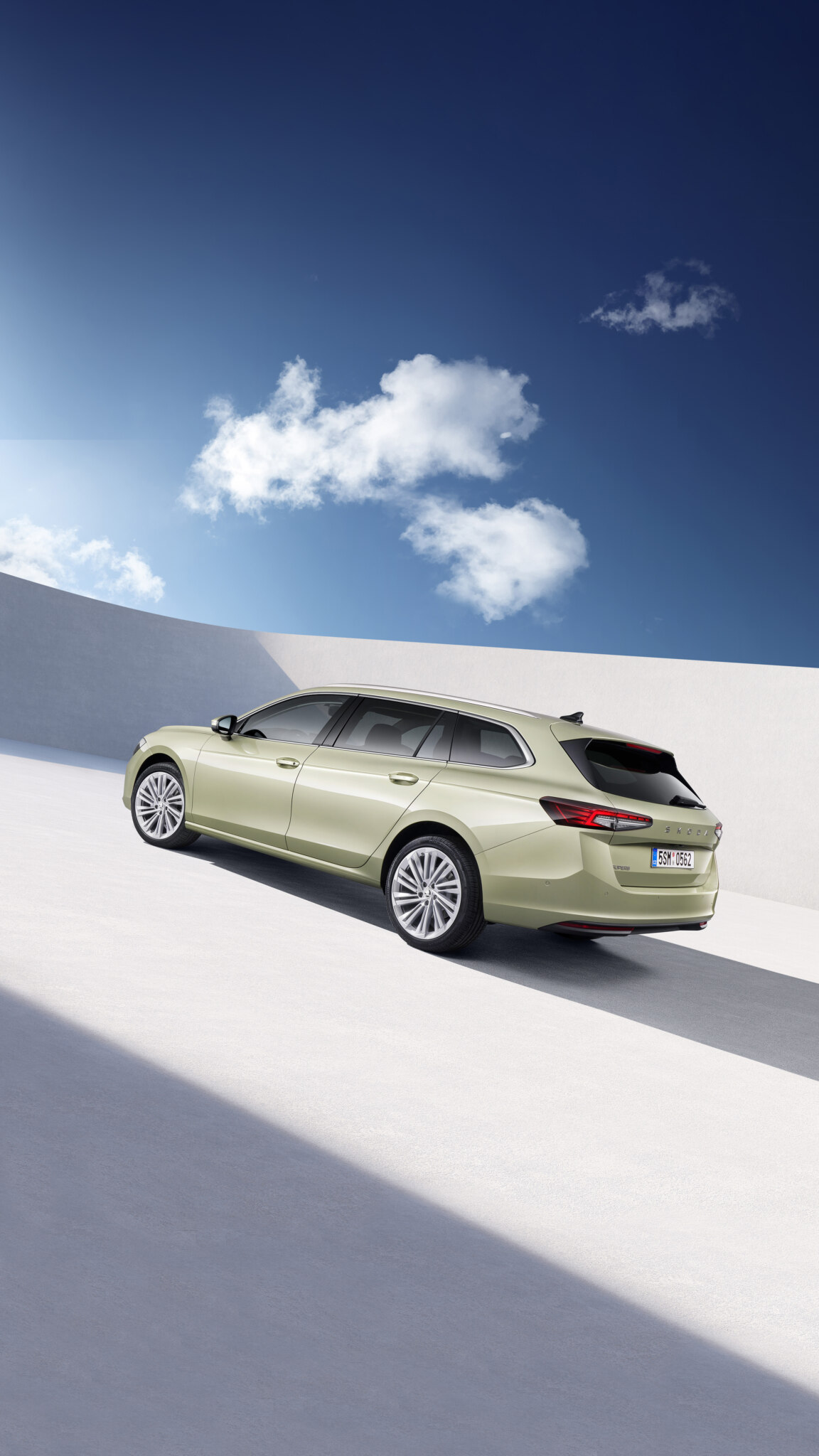 The all-new Škoda Superb: More space and comfort, six efficient ...