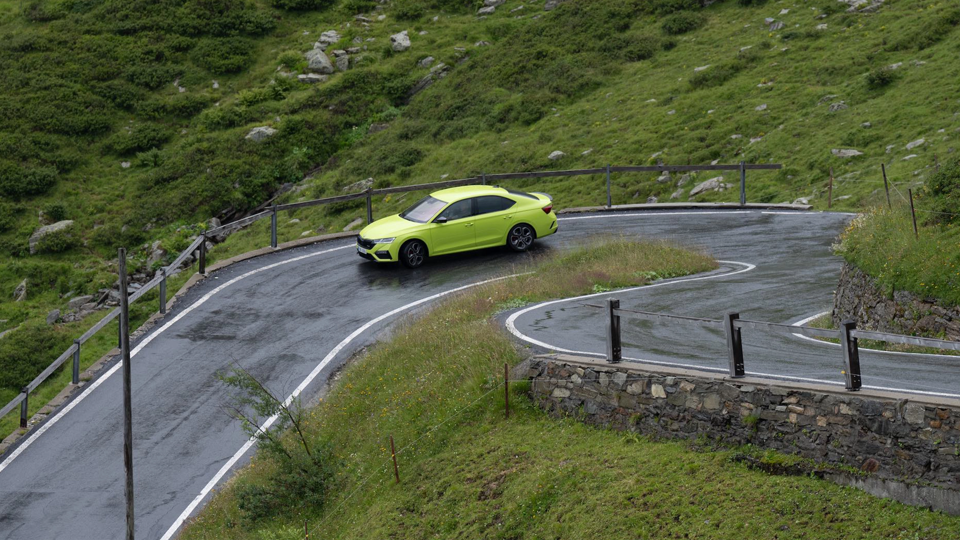 Exploring the magnificent Alps in RS models - Škoda Storyboard