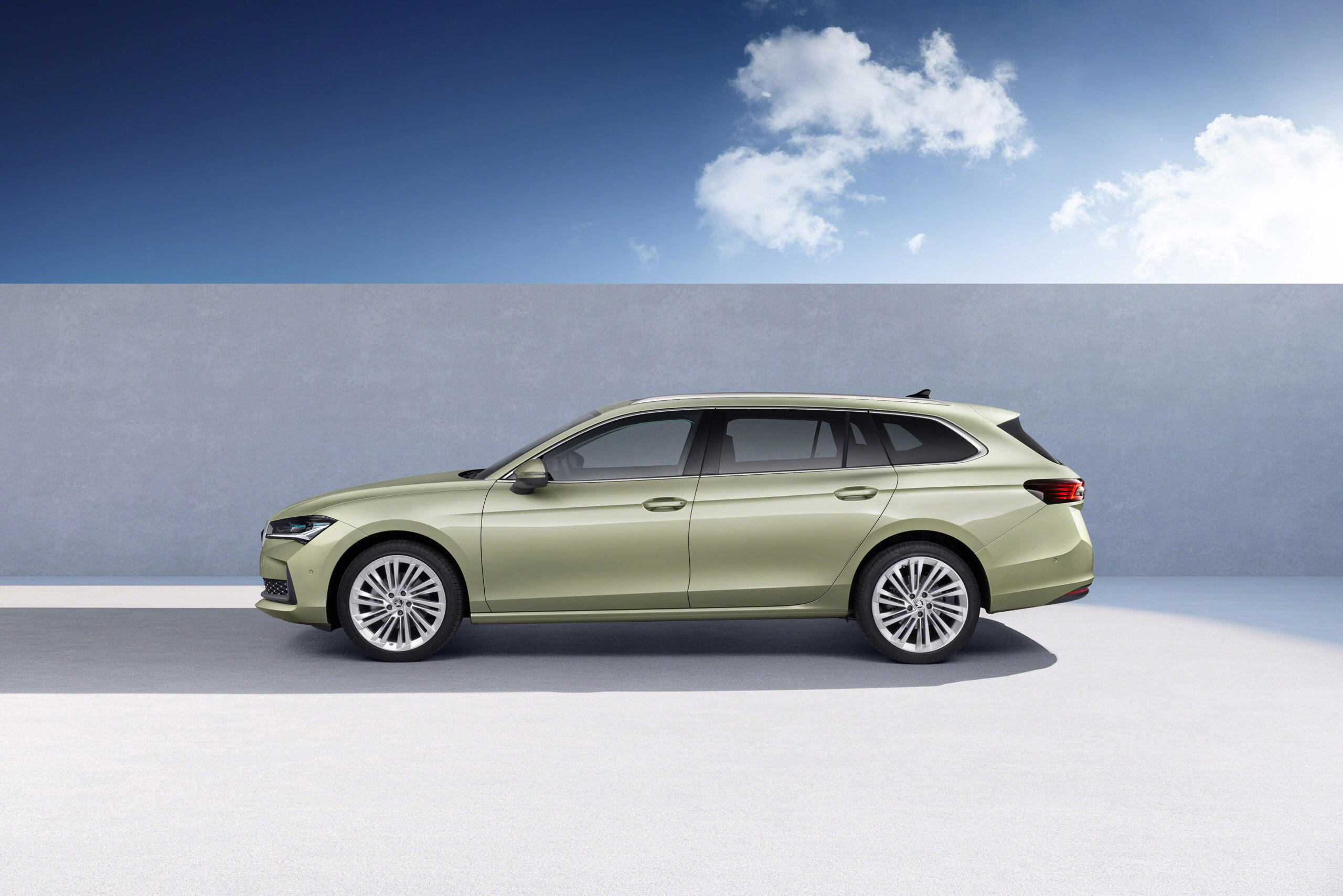 Neuer Škoda Superb L&K mit Extraportion Glamour - Škoda Storyboard