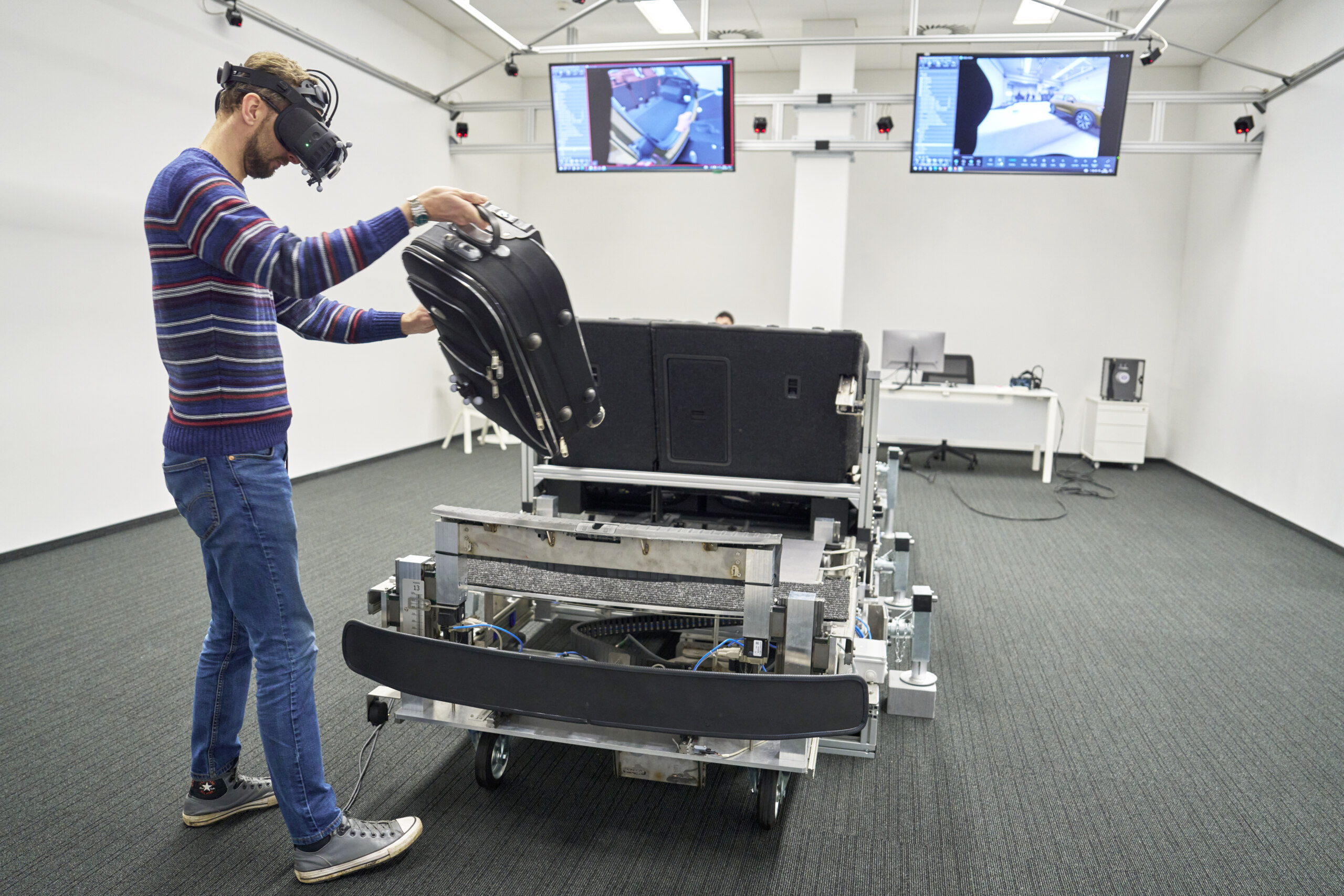 In the virtual centre you can touch cars that don’t exist - Škoda Storyboard