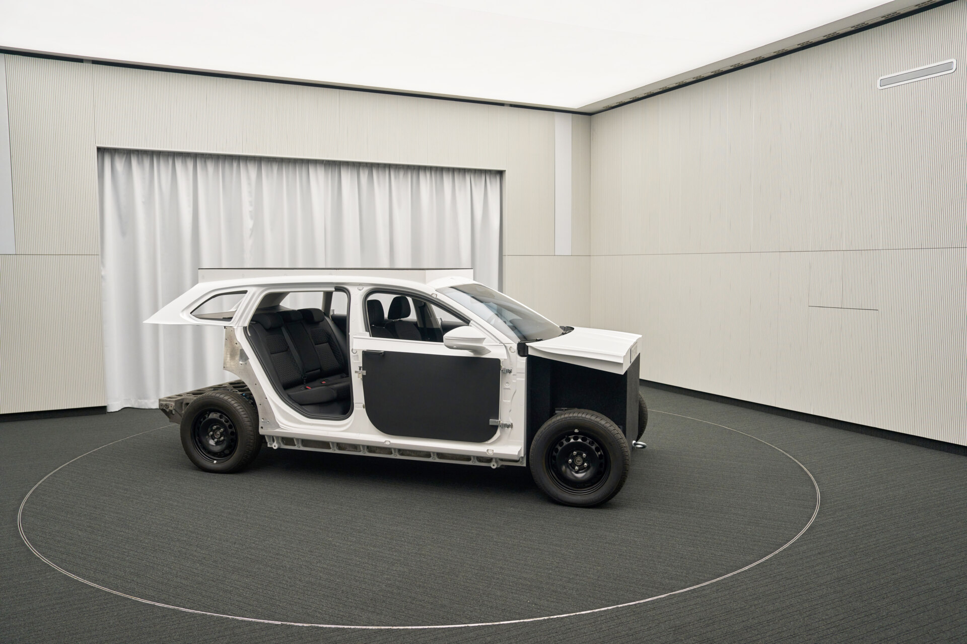 In the virtual centre you can touch cars that don’t exist - Škoda ...
