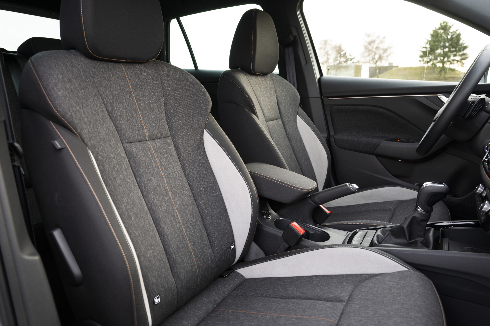 Interior: Six Design Selections, sustainable materials and 8-inch Digital Display as standard ...