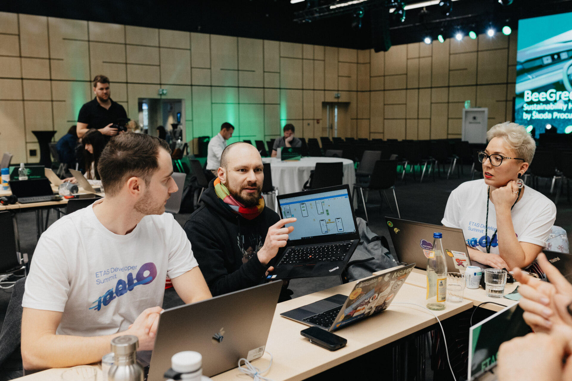 Hackathon BeeGreen: ideas for sustainability - Škoda Storyboard