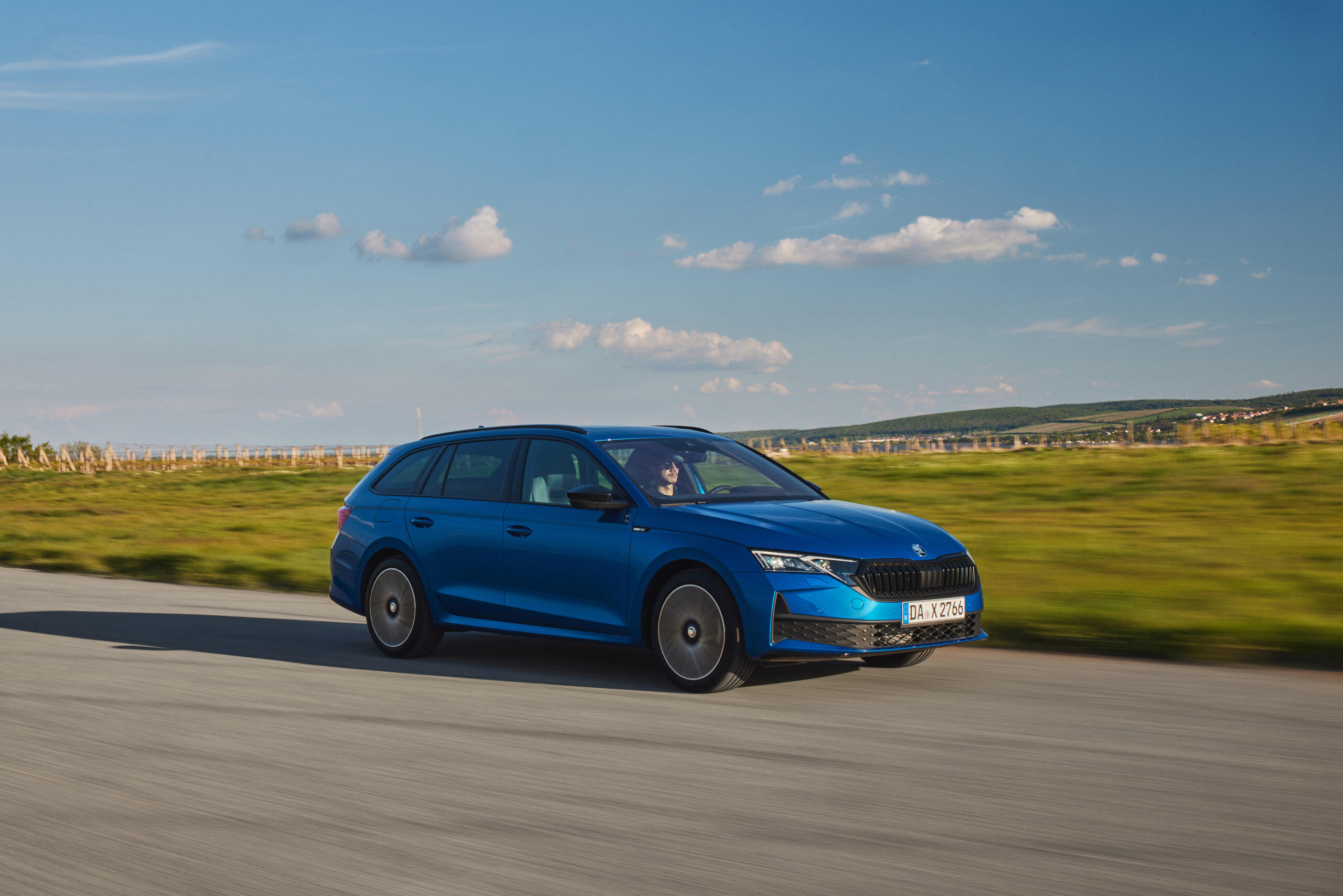 Powertrains: Four petrol and two diesel engines as well as two mild ...