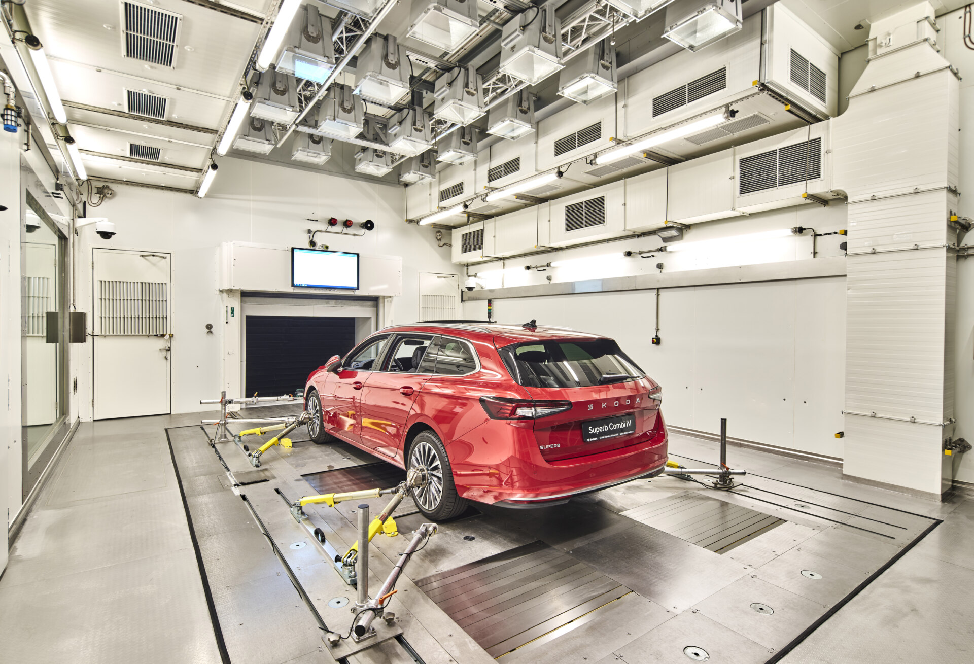 The lab is equipped with a pair of fans 2.5 m in diameter that make it ...