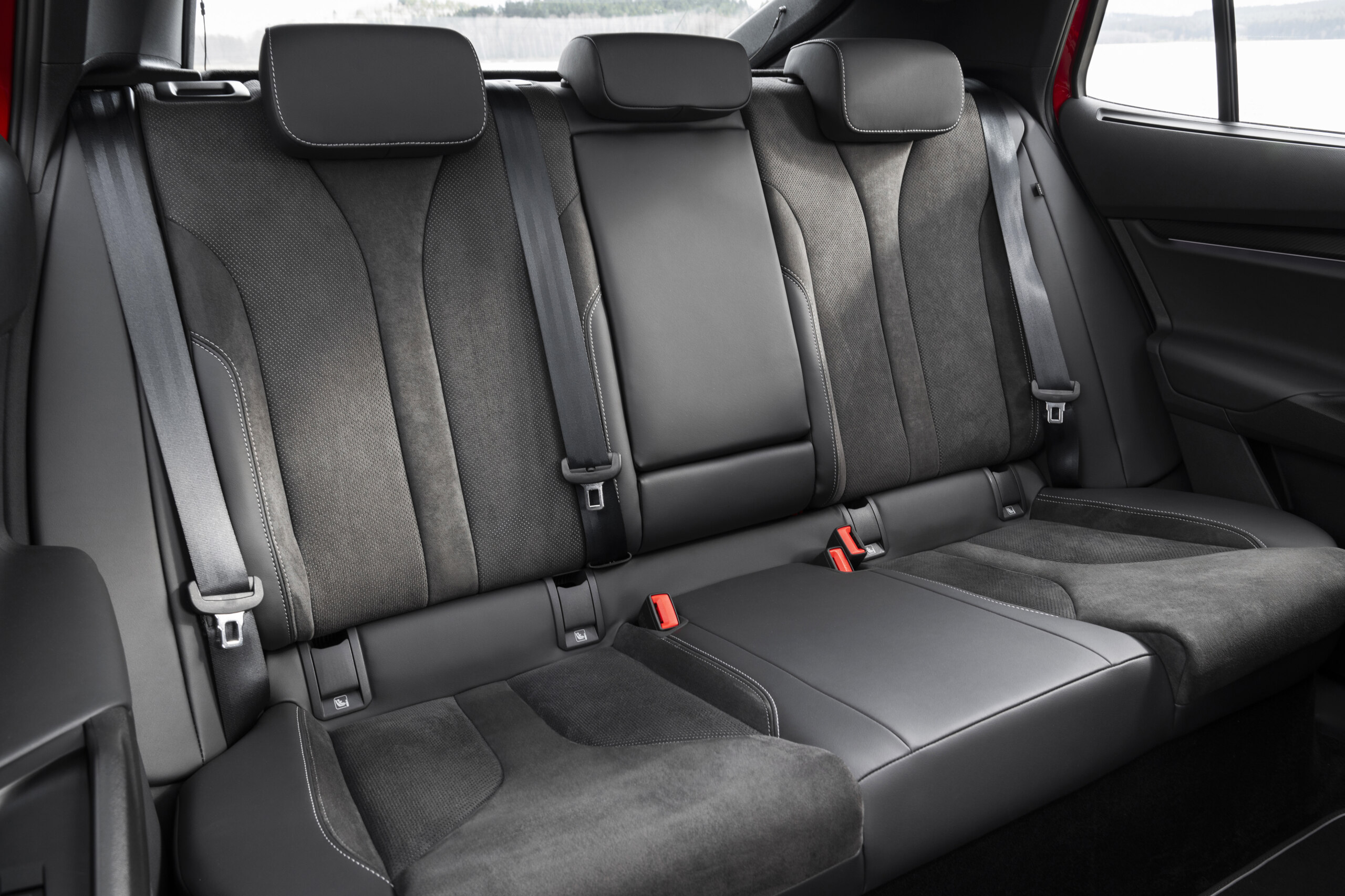 Interior: Spacious, timeless, intuitive, and sustainable - Škoda Storyboard