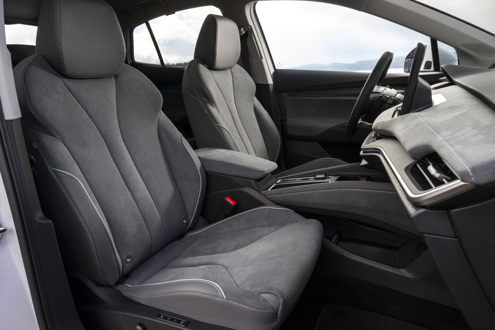 Interior: Spacious, timeless, intuitive, and sustainable - Škoda Storyboard