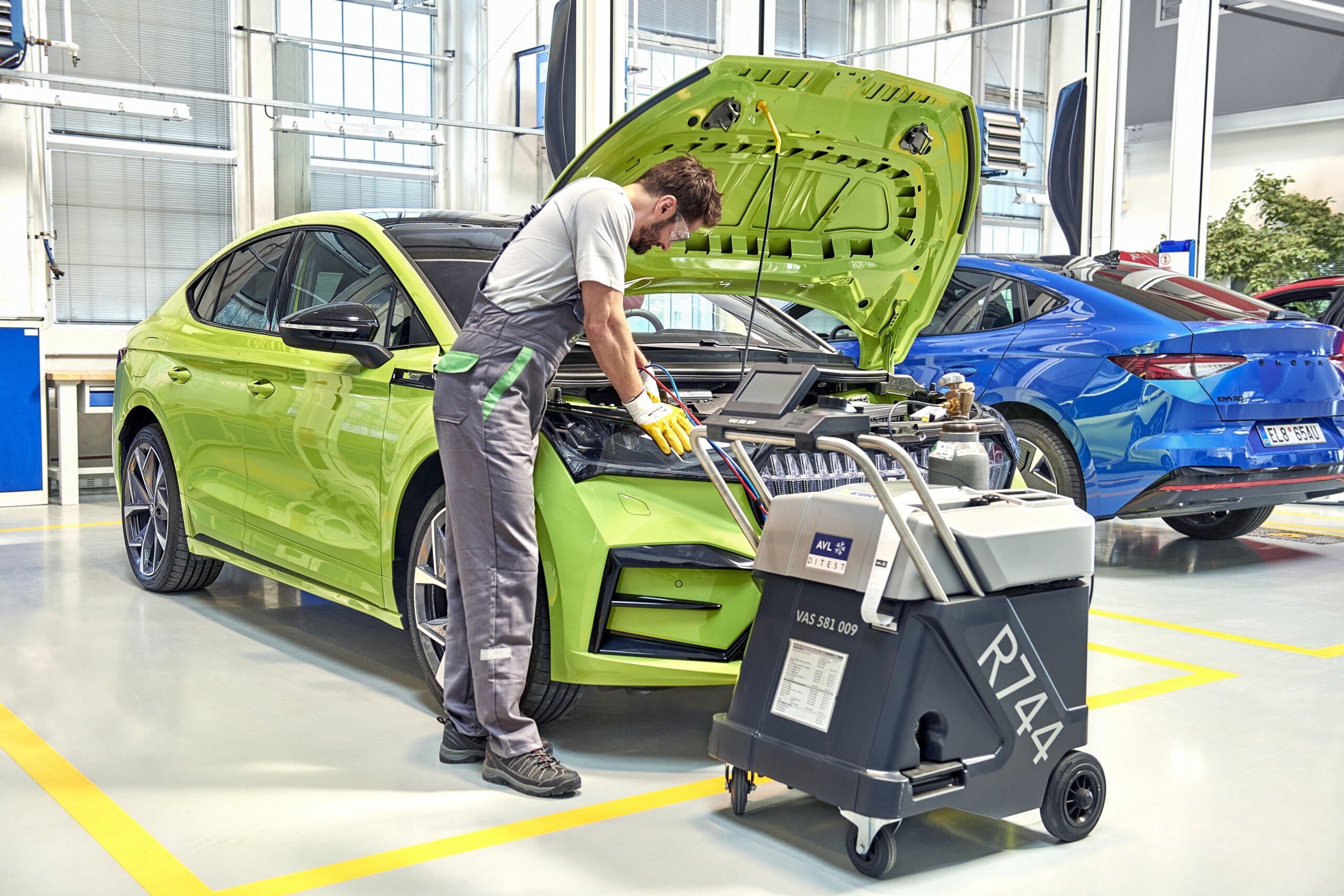 Spring car care: What can you handle at home? - Škoda Storyboard