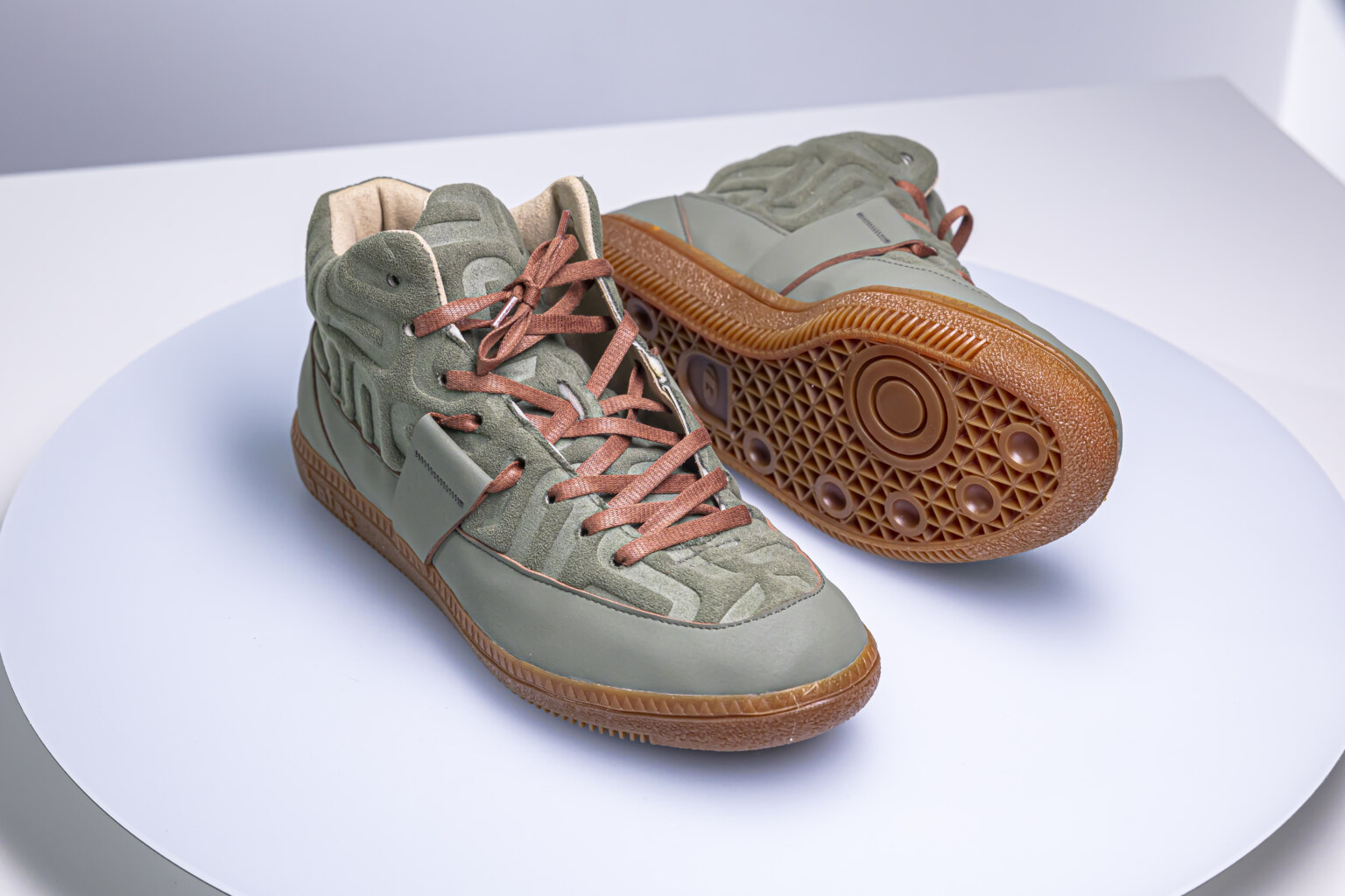 The Czech shoe. Škoda and Botas created unique sneakers - Škoda Storyboard