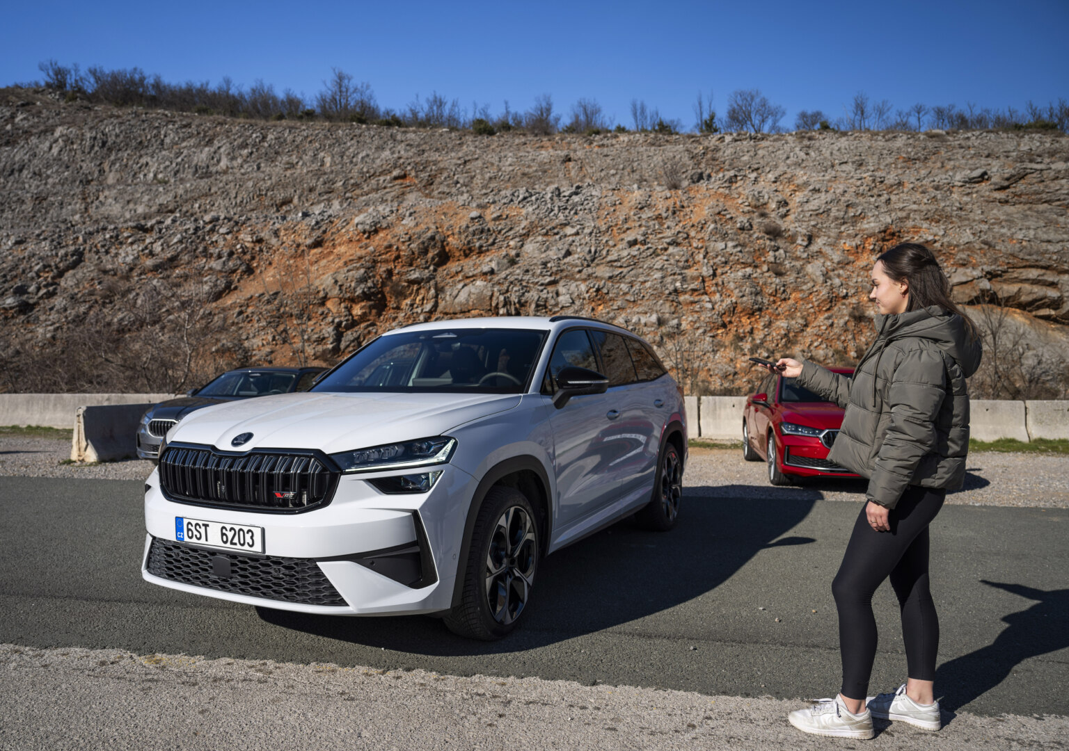 Park your Škoda using your mobile phone. We'll show you how - Škoda ...